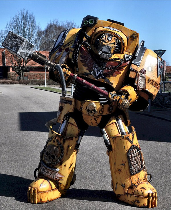 The Incredible Stuffs: Impressive Warhammer 40K Cosplay