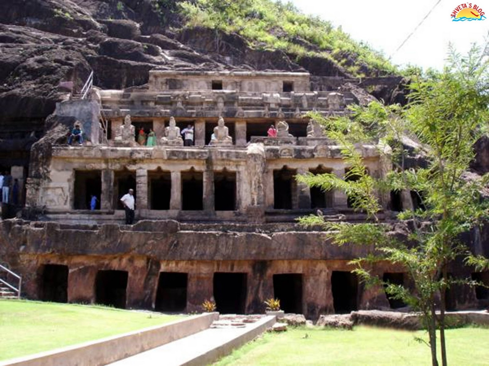 MIRACLE: TOURISM IN INDIA: UNDAVALLI CAVES ,VIJAYAWADA,ANDHRA PRADESH