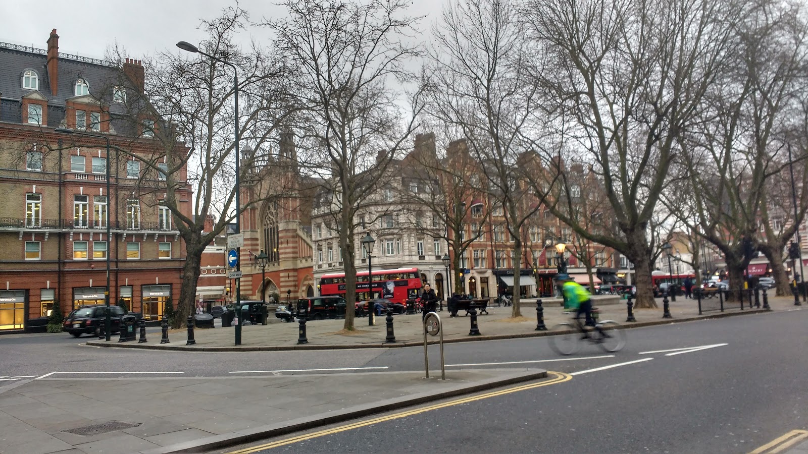 Urban Sketchers London: Let's Draw Sloane Square on Saturday 20 May 2017