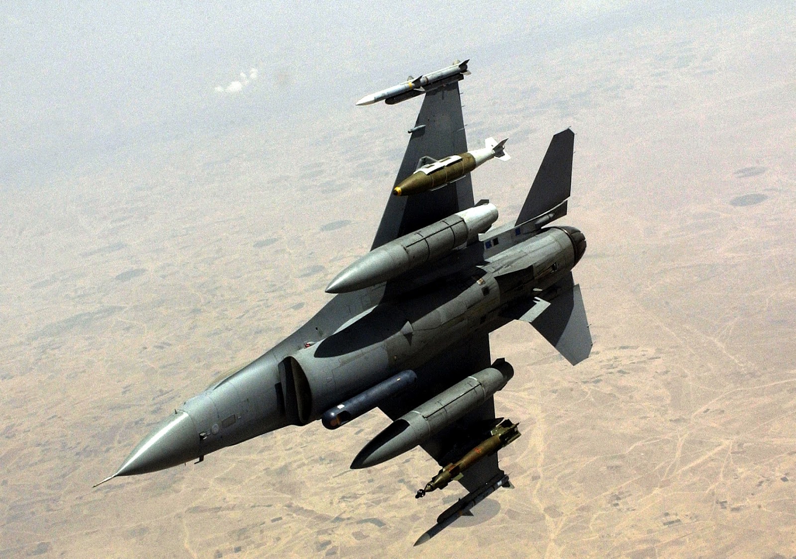 Miltary-Wallpapers|Guns-hd-Wallpaper: F 16 Fighting Falcon Wallpaper