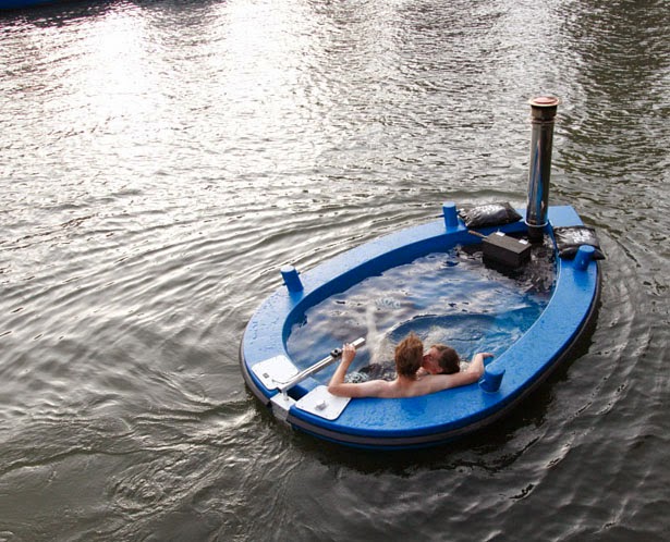 Heated Up!: 30 Stunning Wood-fired Hot Tubs from Around the World