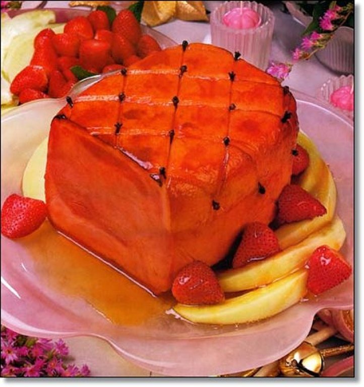 Chef Marlene Portes: Jamon Glaseado en Salsa de Manzanas