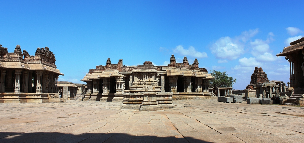 Temples in Hampi : 5 Vitthala Temple and Stone chariot