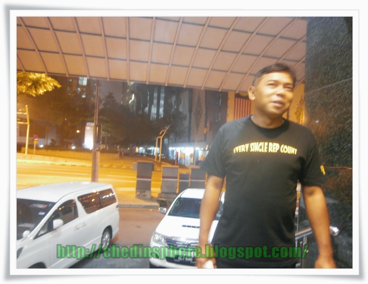 .chedinsphere.: Sudah terbit: Biografi Azman Adnan.