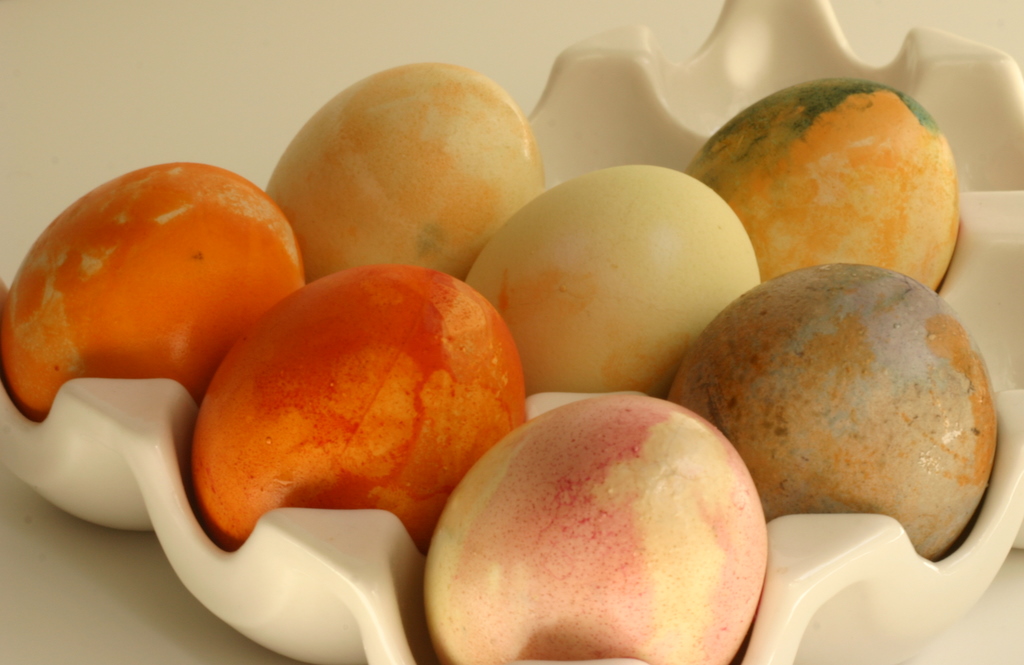 Cook Play Explore: DIY Natural Colors for Easter Eggs