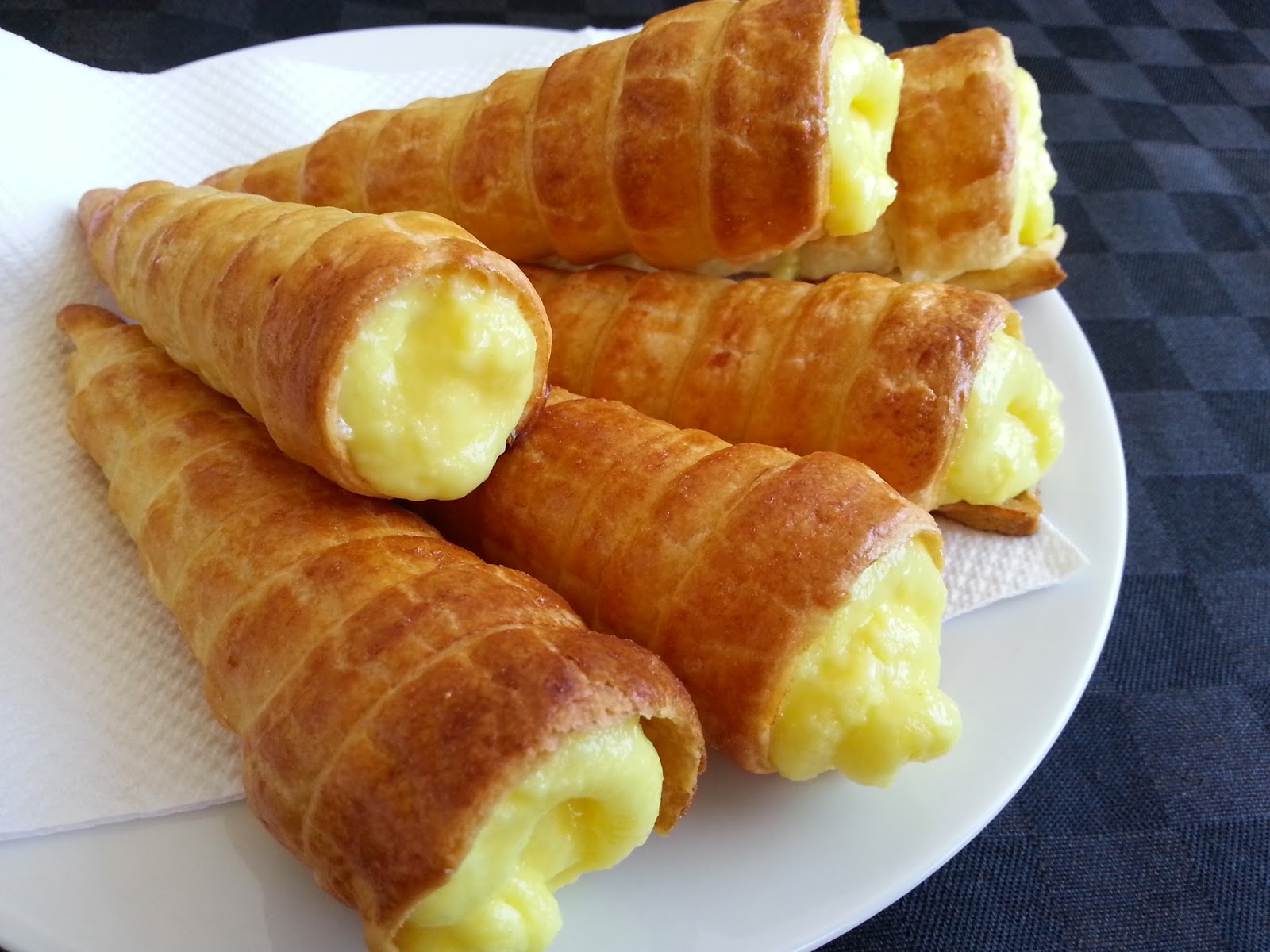 ANTONIO CASTILLO chef y ciudadano del mundo: BARQUILLOS DE CREMA Típico ...