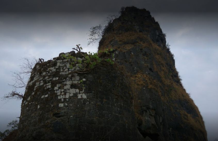 Peth Fort (Khotaligad Fort)