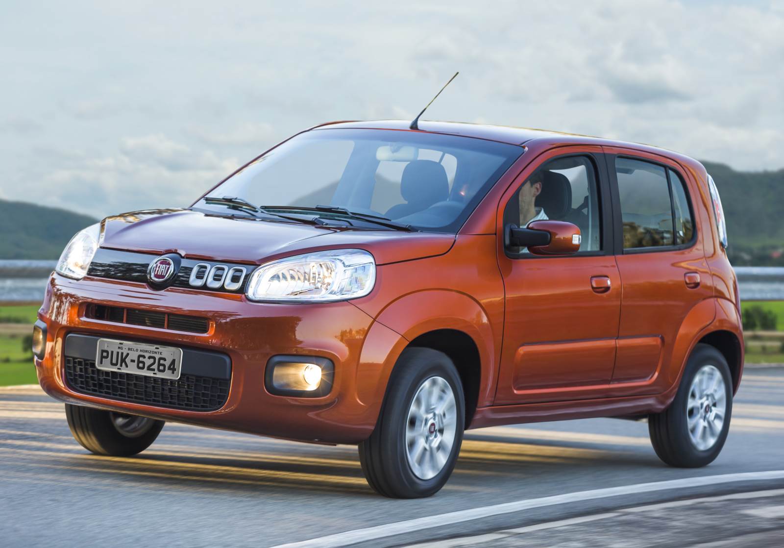 Novo Fiat Uno 2015 1.4 Evolution: fotos, consumo e detalhes | CAR.BLOG.BR