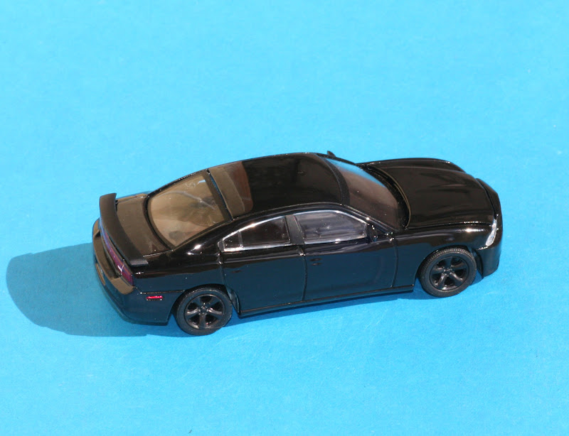 Incredible Mini Garage: Dodge Charger RT 2012 BB 1/64 Greenlight