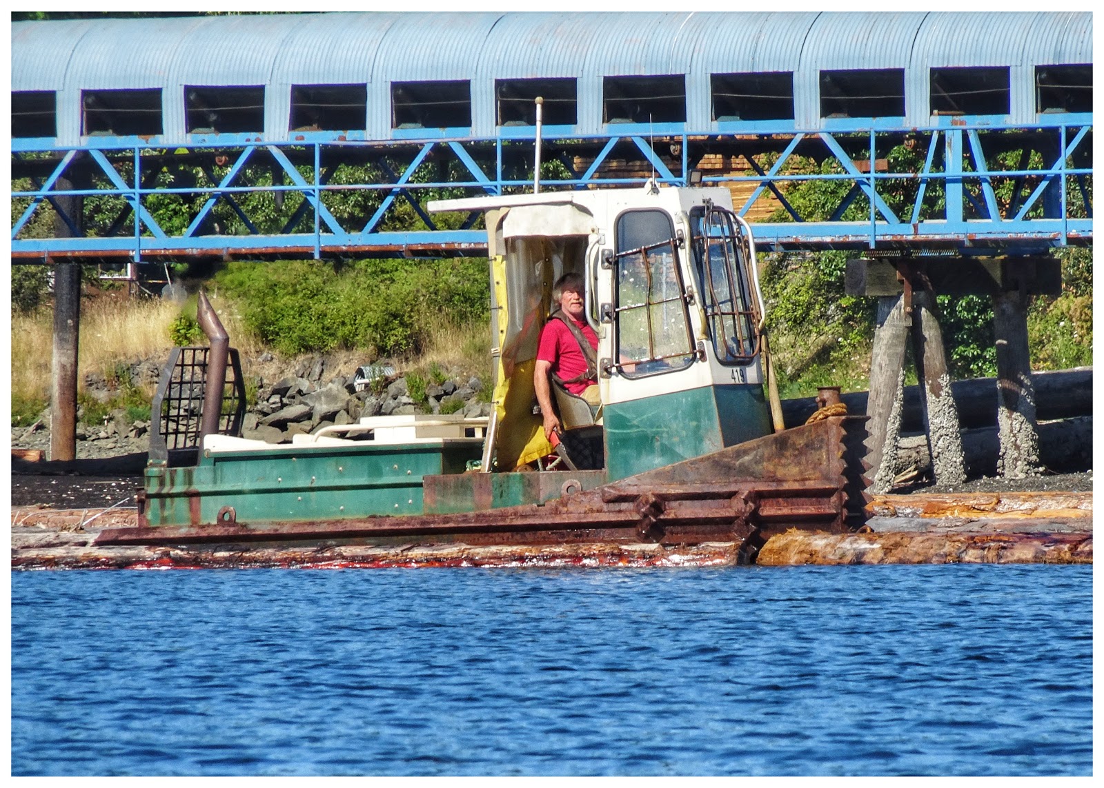 Vancouver Island in Pictures: Ladysmith - Kayaking, Boom Boats, Log Booms
