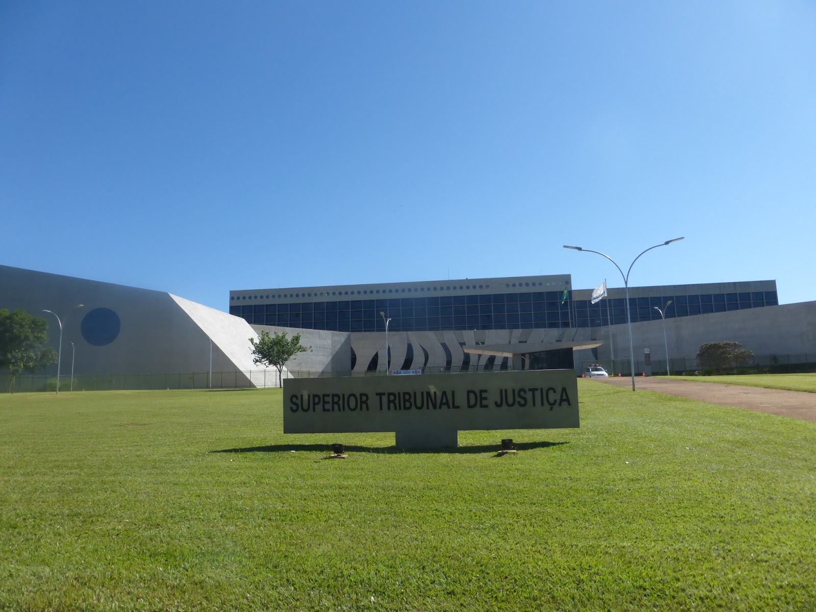 Brasília Na Trilha : PRÉDIOS PÚBLICOS