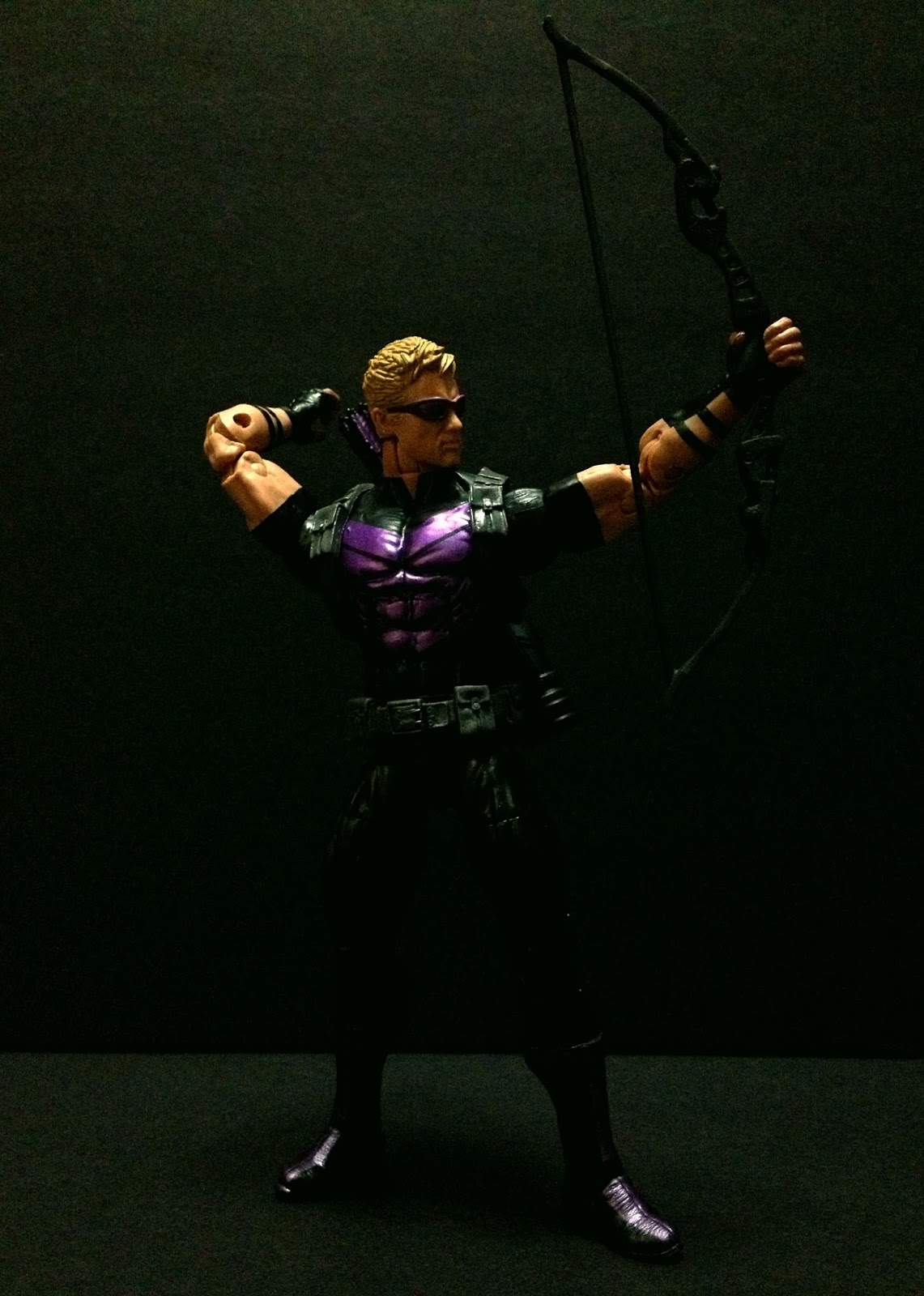 Combo's Action Figure Review: Hawkeye - Modern (Marvel Legends)