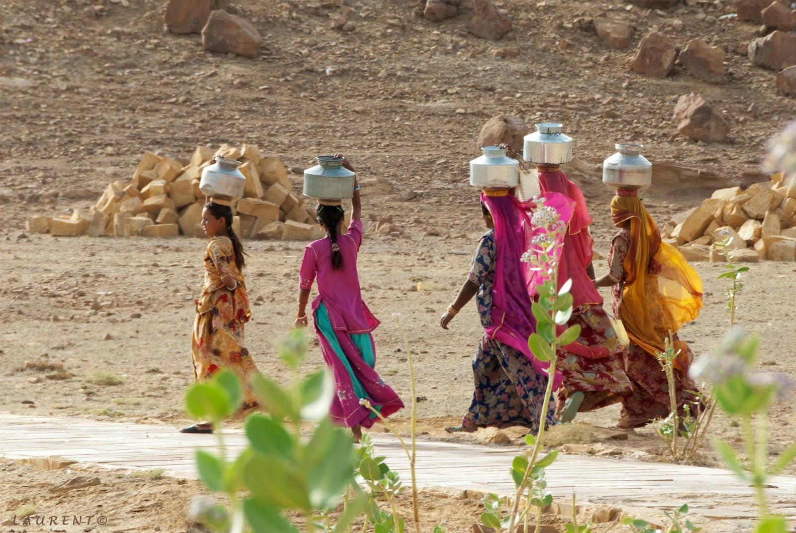 Laurent Blog Photo: Porteuse d'eau