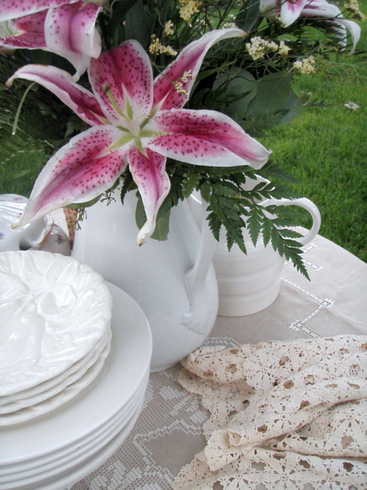 Cabin & Cottage : August Days ~ A Petite Francais Tablescape