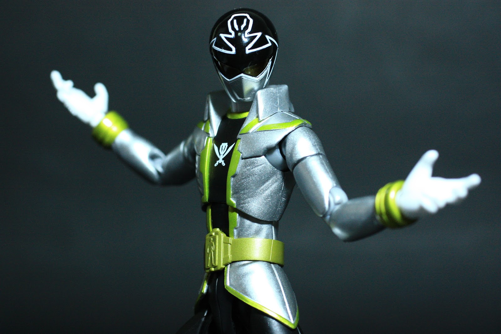 Firestarter's Blog: Toy Review: SH Figuarts Gokai Silver