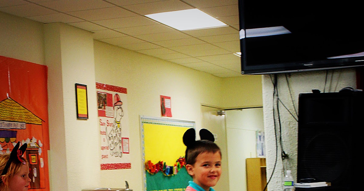 Enjoying Life With 4 Kids: Cooper's 1st Grade Play