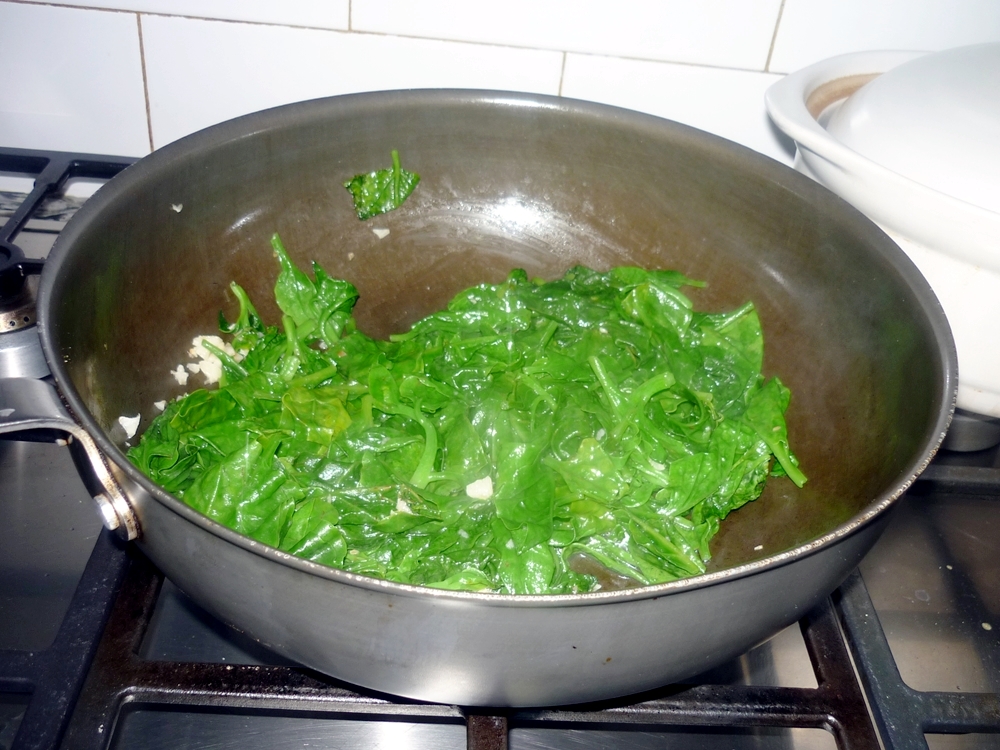 aunty celia's family meals: Stir fried emperor vegetable (王帝菜)