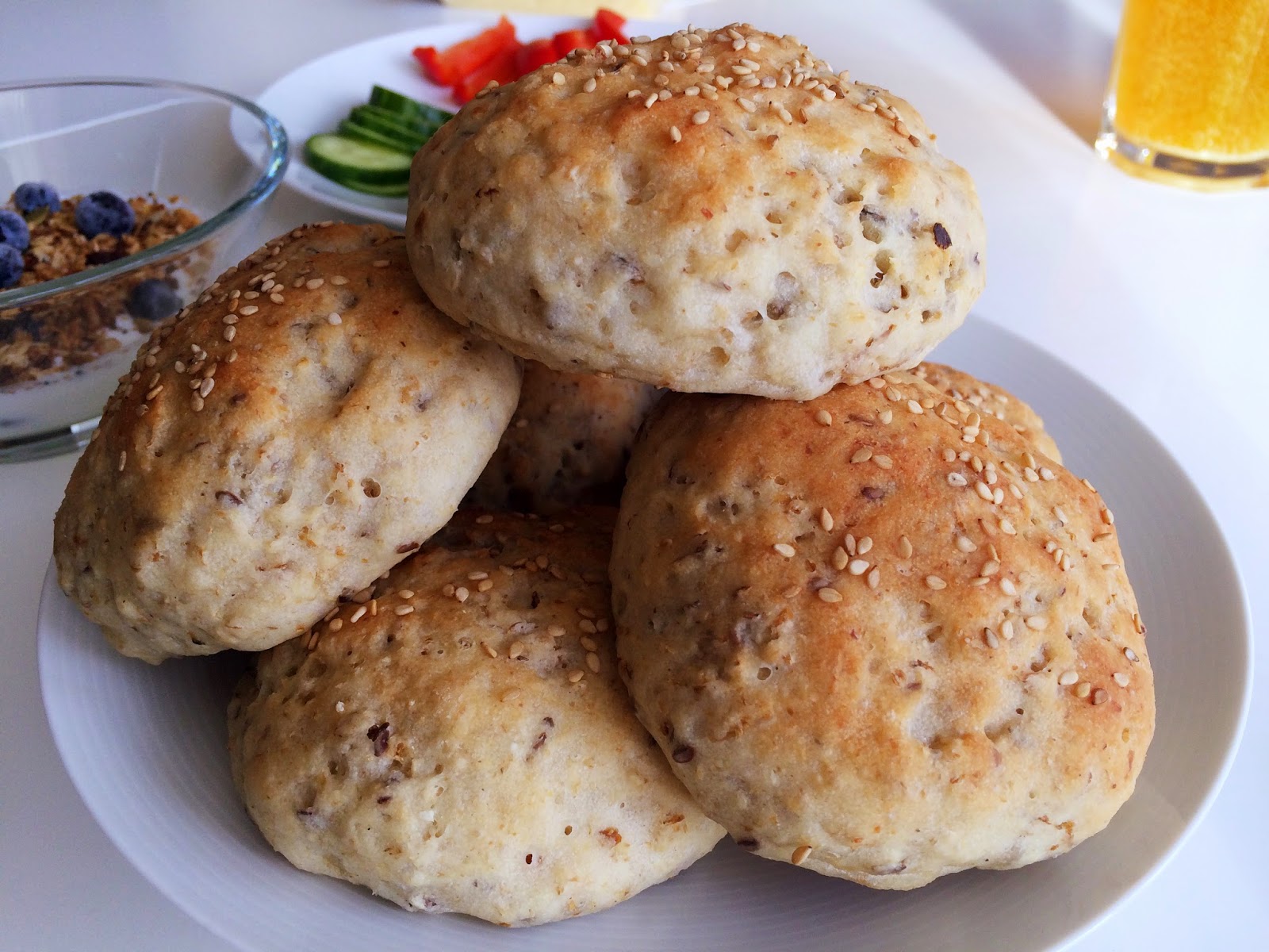 Glutenfria godsaker: Glutenfria grova frallor med frön