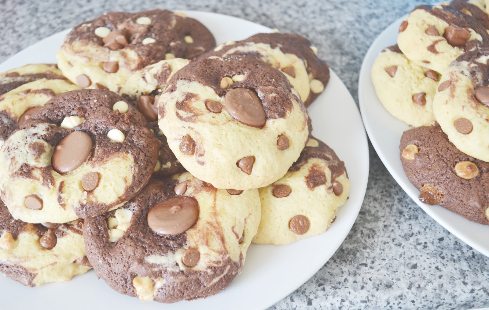 Freckled Elle: Chocolate & Vanilla Cookies