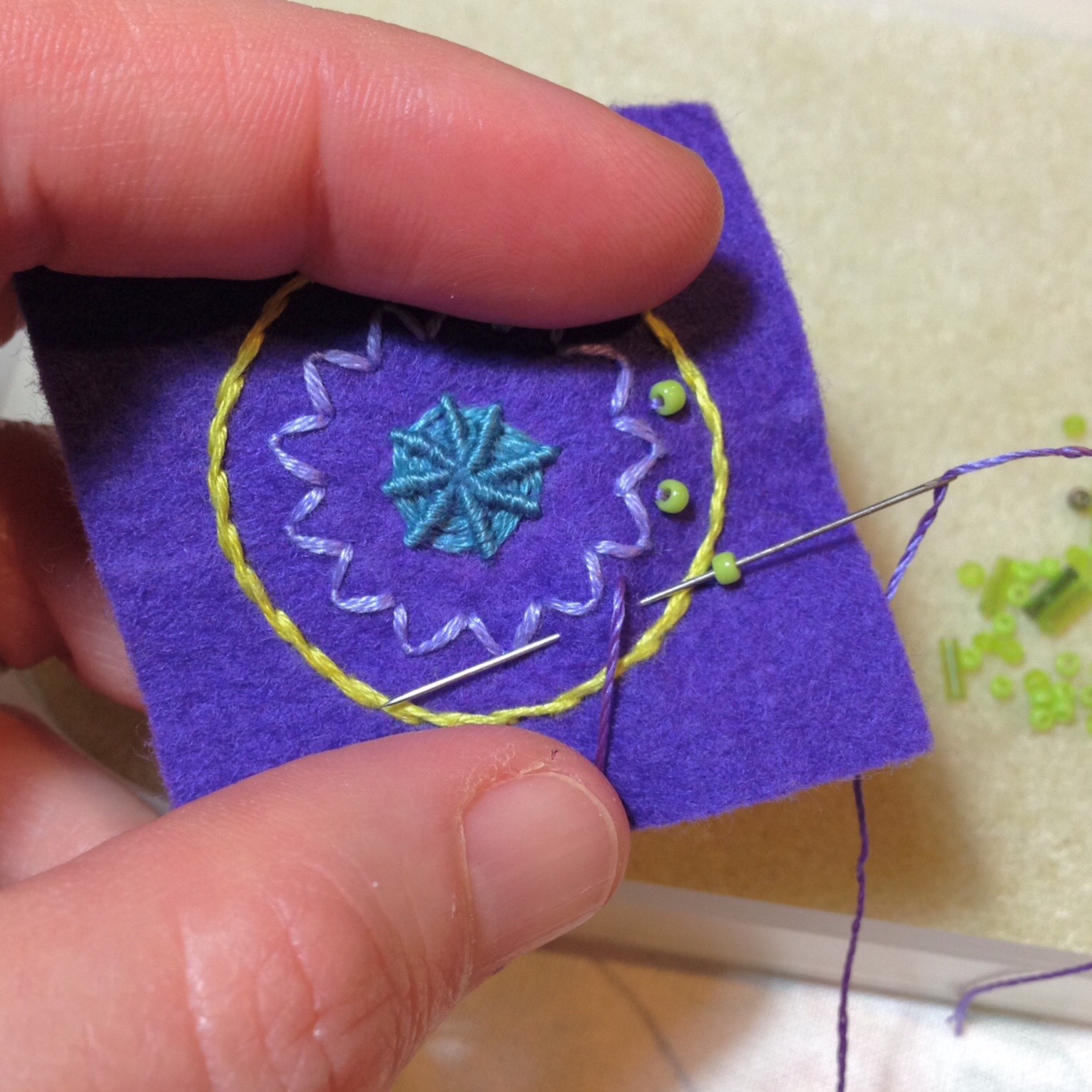 MagaMerlina: Embroidered Mini Mandala Tutorial