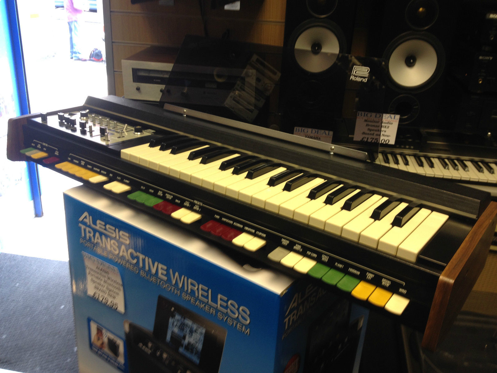 MATRIXSYNTH-B: Roland SH-2000 Analog Synthesiser