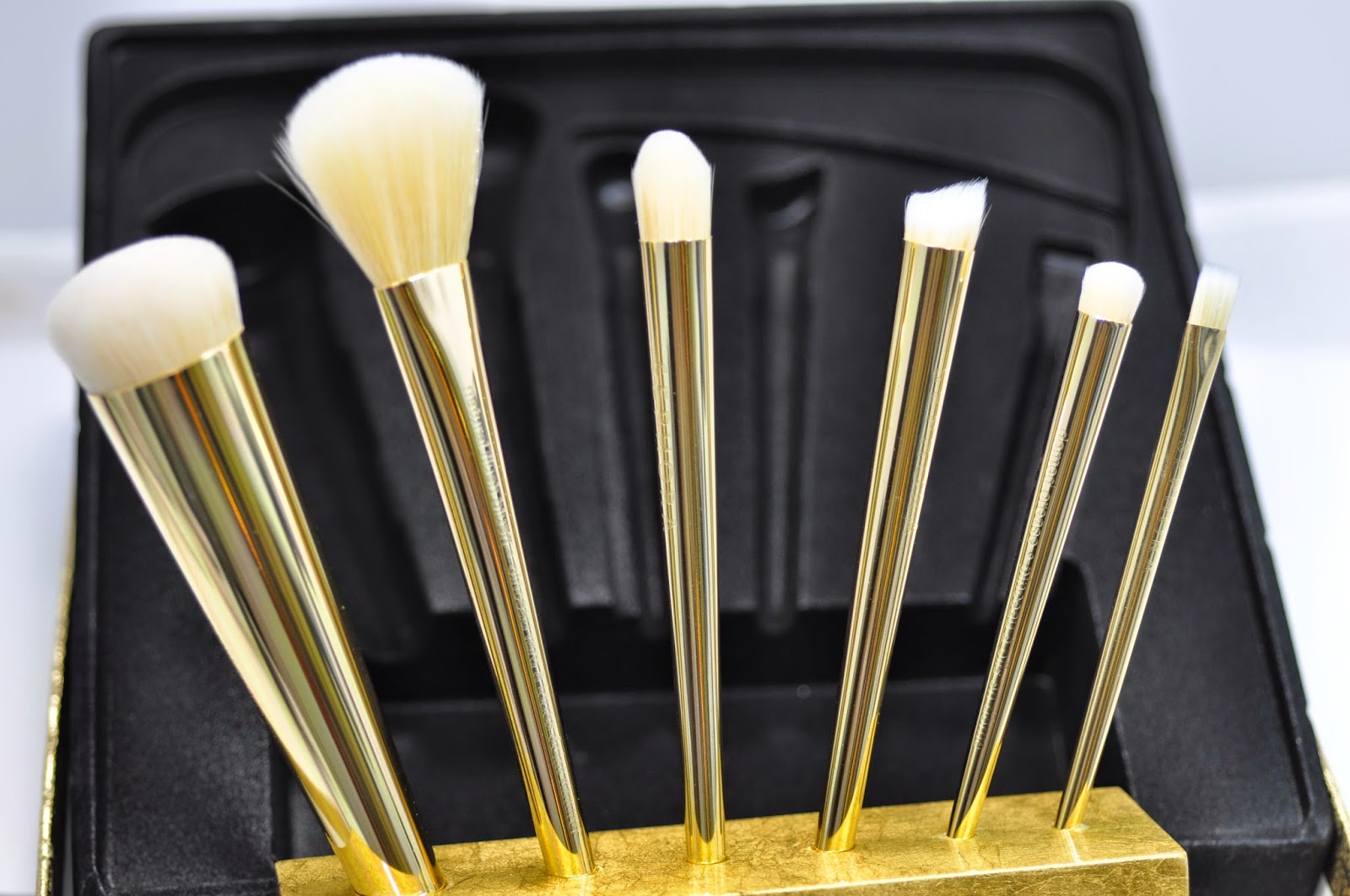 Sephora 24 Karat Gold Mine Brush Set Review - The Shades Of U
