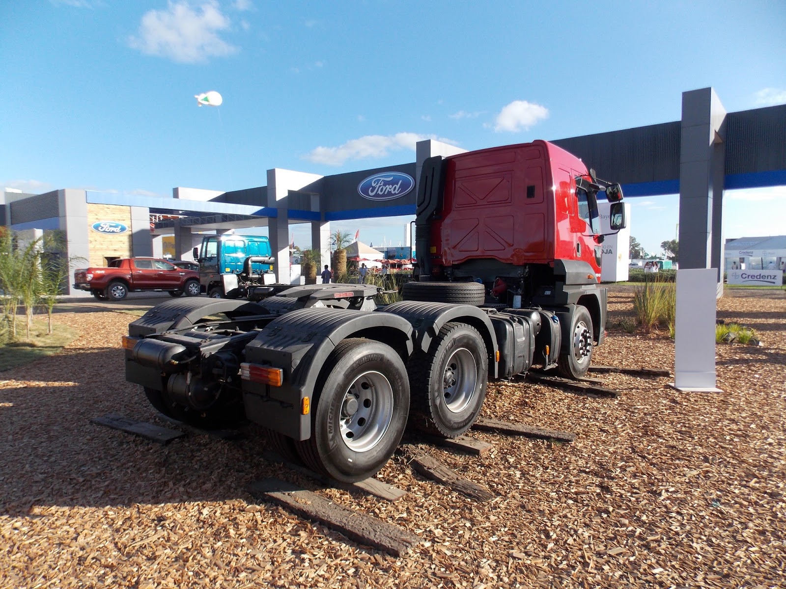 DIECIOCHO RUEDAS: FORD DE ARGENTINA COMERCIALIZA SU NUEVO MODELO CARGO ...