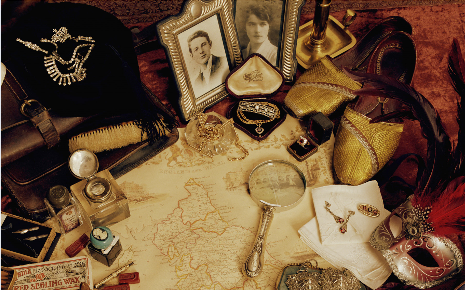 Different Photos: Antic look