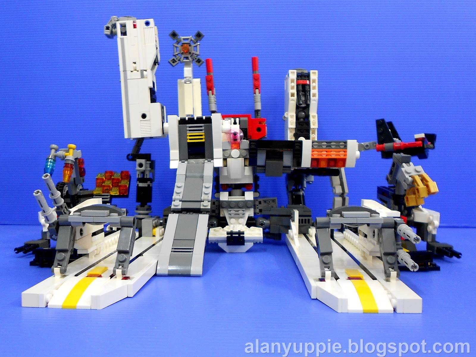 Alanyuppie's LEGO Transformers: LEGO Metroplex: Part 3 of 3: Base Mode