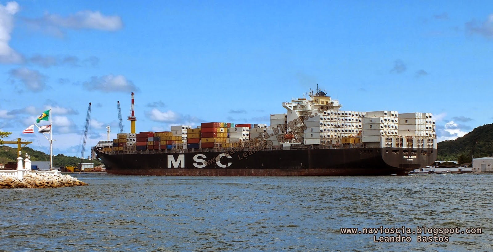 Navios de Santos & CIA: Navio MSC LAURA