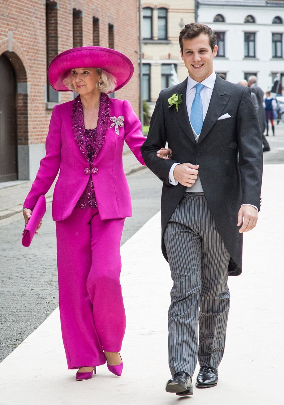 Royal Family Around the World: Princess Alix of Ligne Weds Count ...