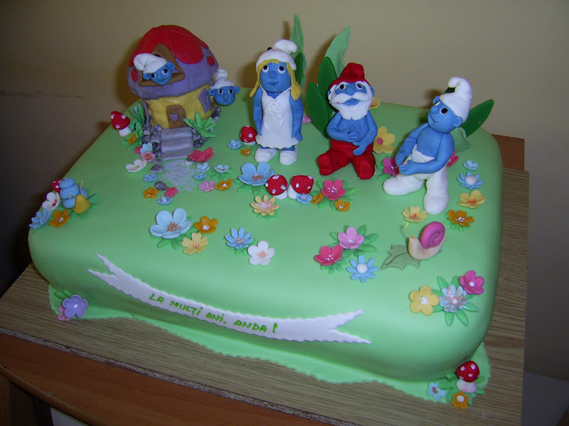 Mama-Mio Cakes: Tort cu strumfi