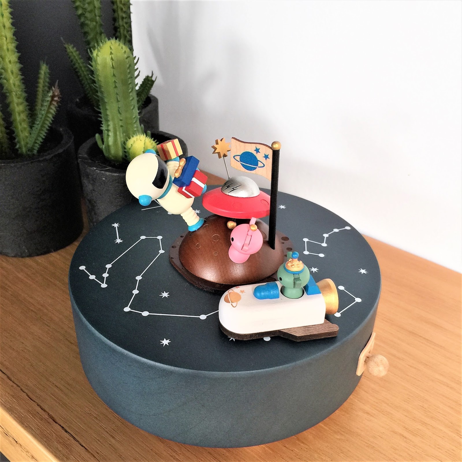 XMAS GIFT IDEA: WOODERFUL LIFE MUSIC BOX | The Beauty & Lifestyle Hunter