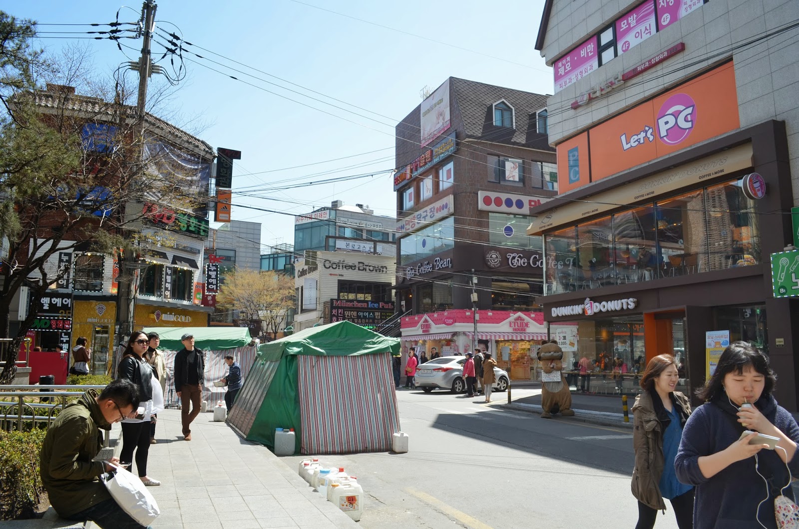 Seoul, Korea Day 6 - Hongik Univ, Hello Kitty Cafe (Hongdae ...