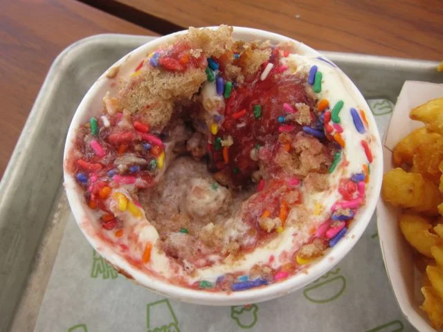 Review: Shake Shack - Rainbow Connection Concrete