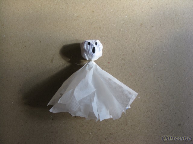Chitrasutra: Tissue paper ghosts for halloween!