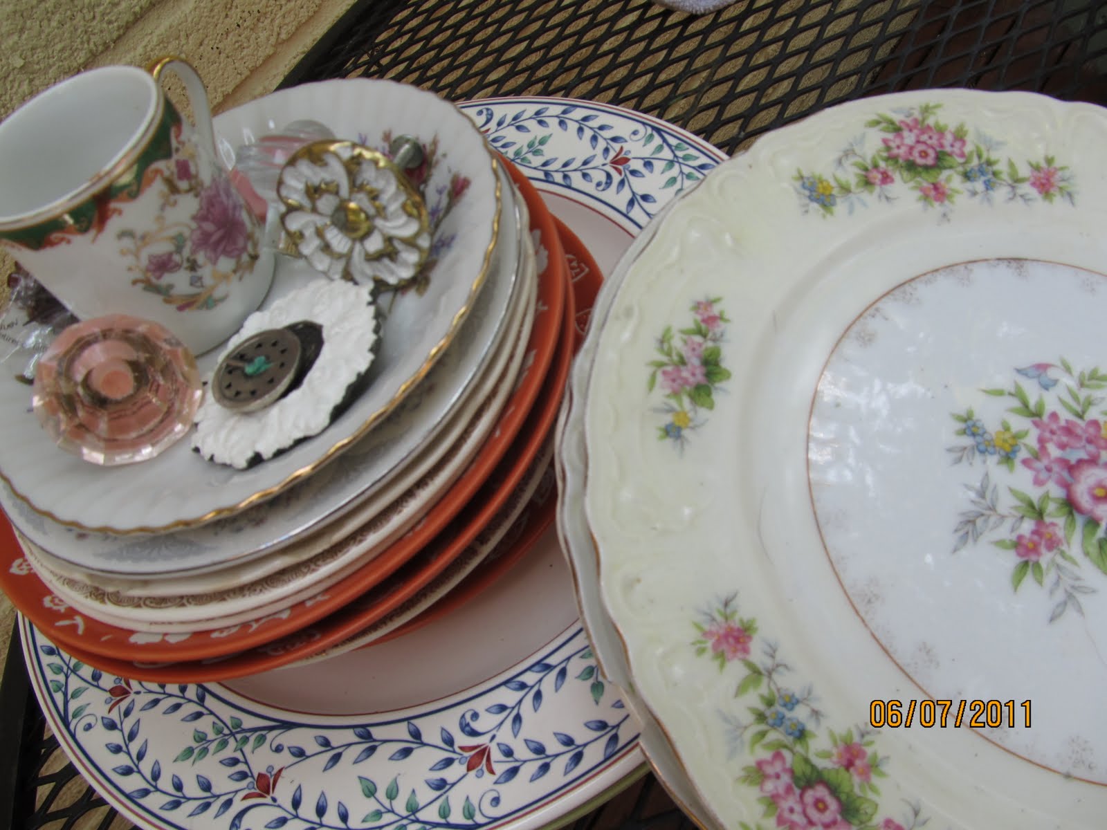 EMBELLISH: Garden Plate Art
