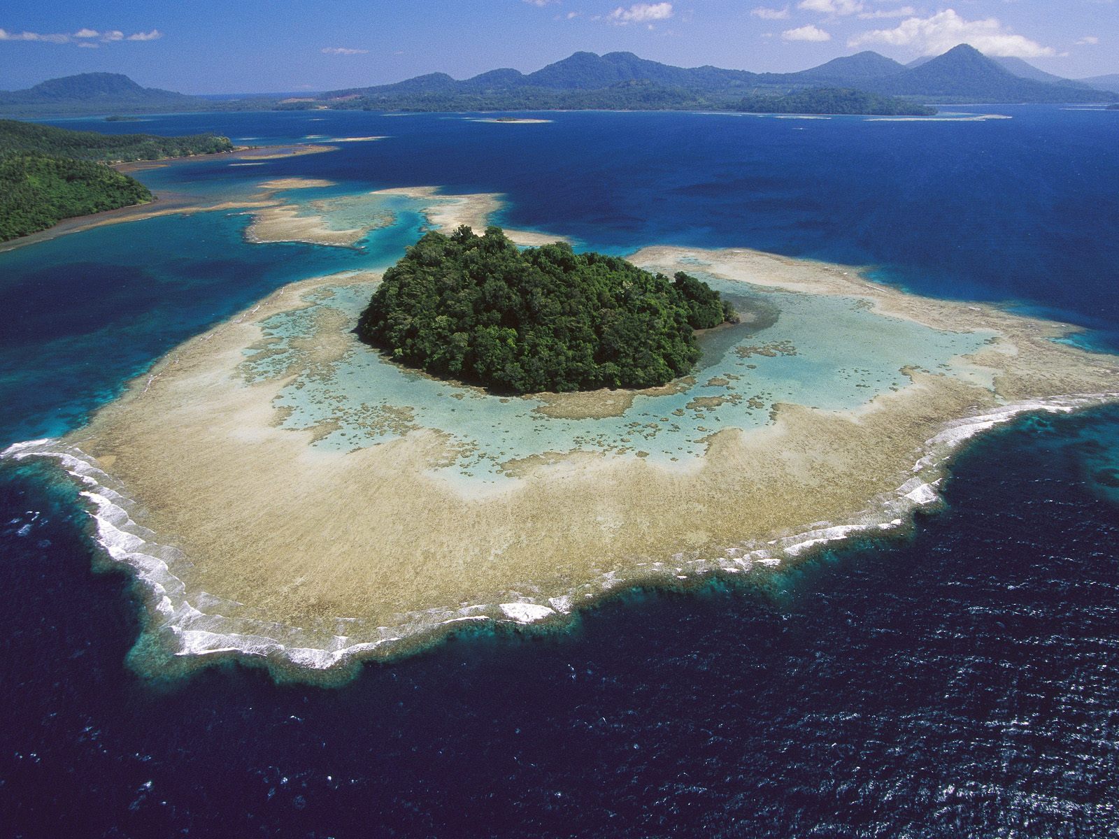 new guinea island ~ View World Beauty