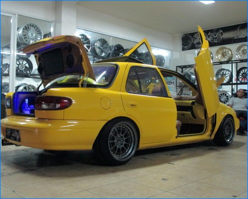 Modifikasi mobil timor ceper elegan balap warna silver dan biru 2019