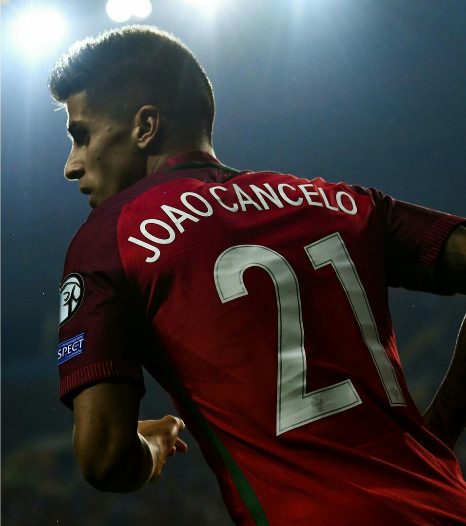 Chelsea interested in Cancelo