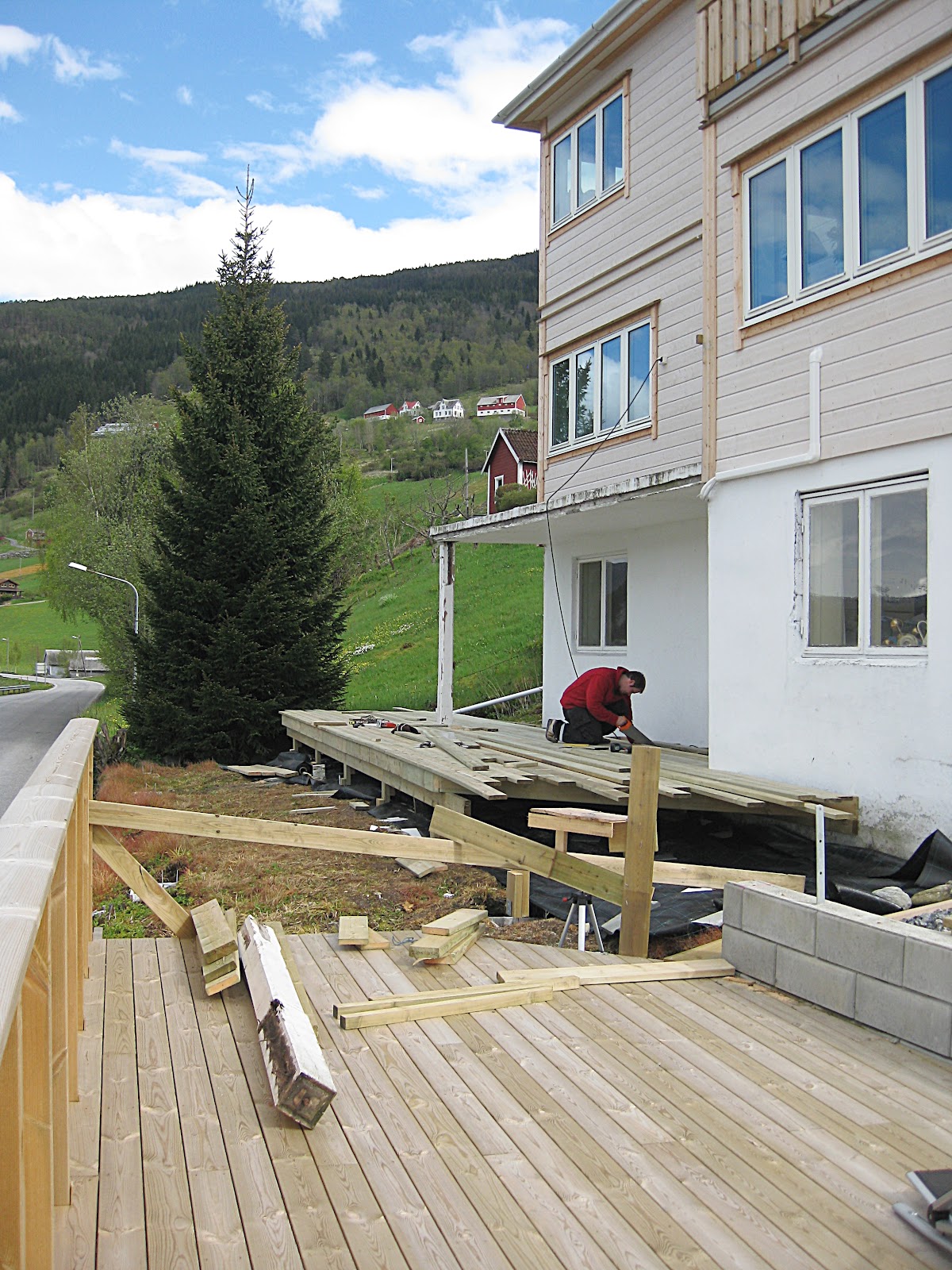 Huset ved fjorden: Terasse under arbeid :)