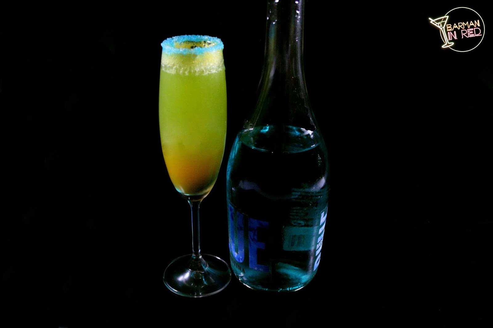 Cómo hacer la bebida Mimosa Azul