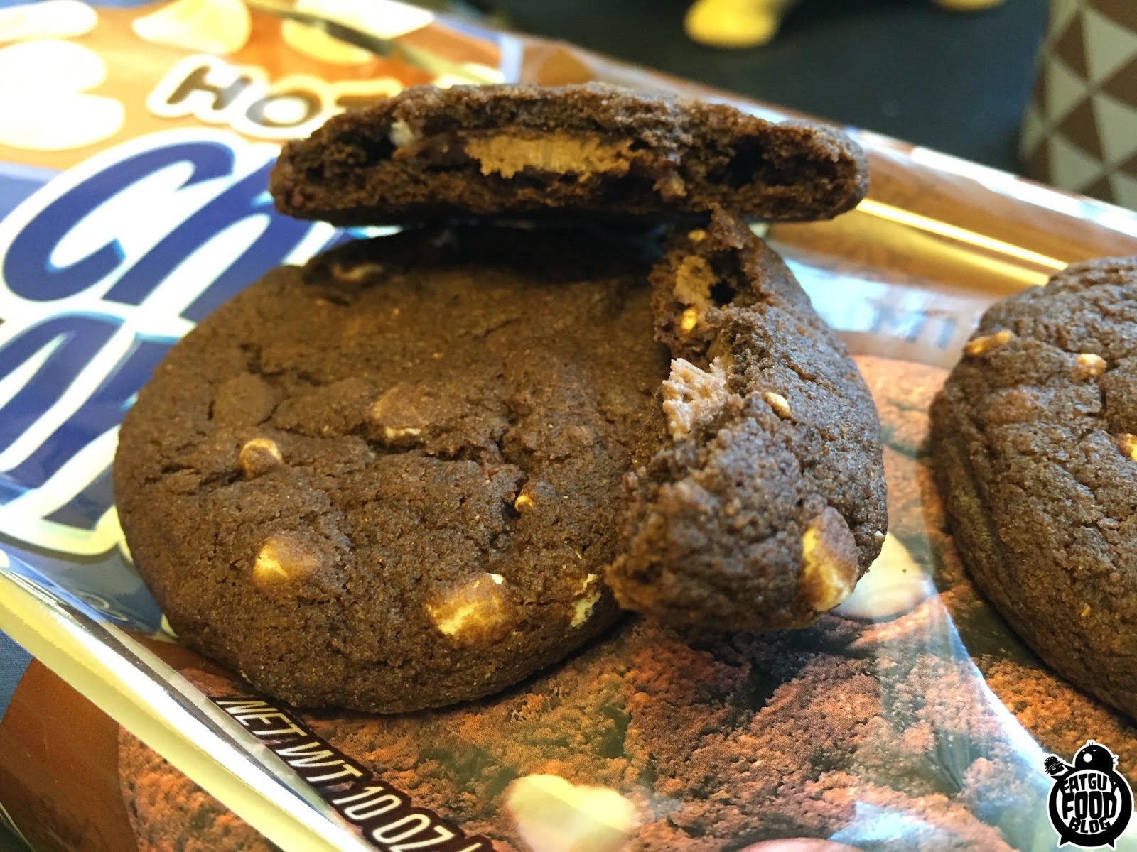 FATGUYFOODBLOG: Hot Cocoa Chips Ahoy cookies!