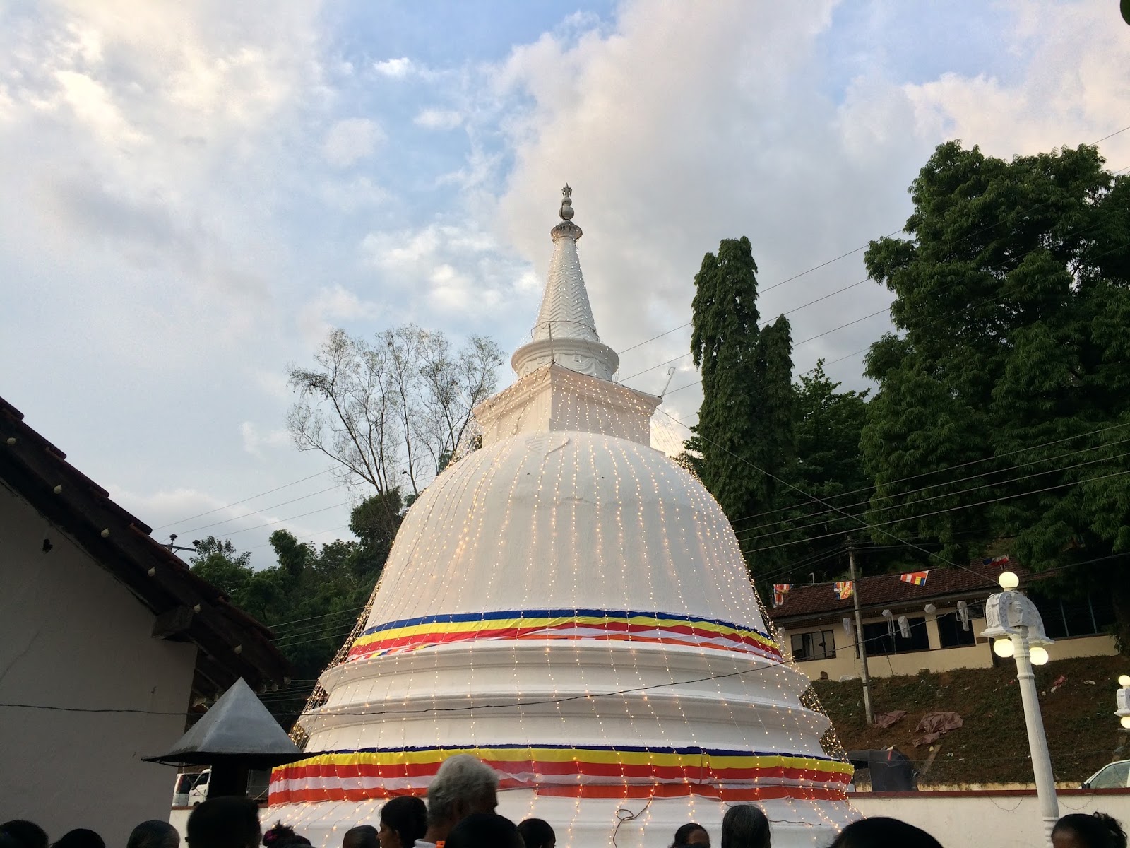 සයිබර් අවකාශයේ සොදුරු නවාතැන: බෙලිගල රජමහා විහාරය (Beligala Rajamaha ...