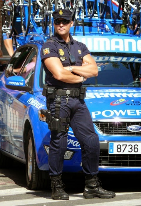 WoWhoTTT: Police Bulges
