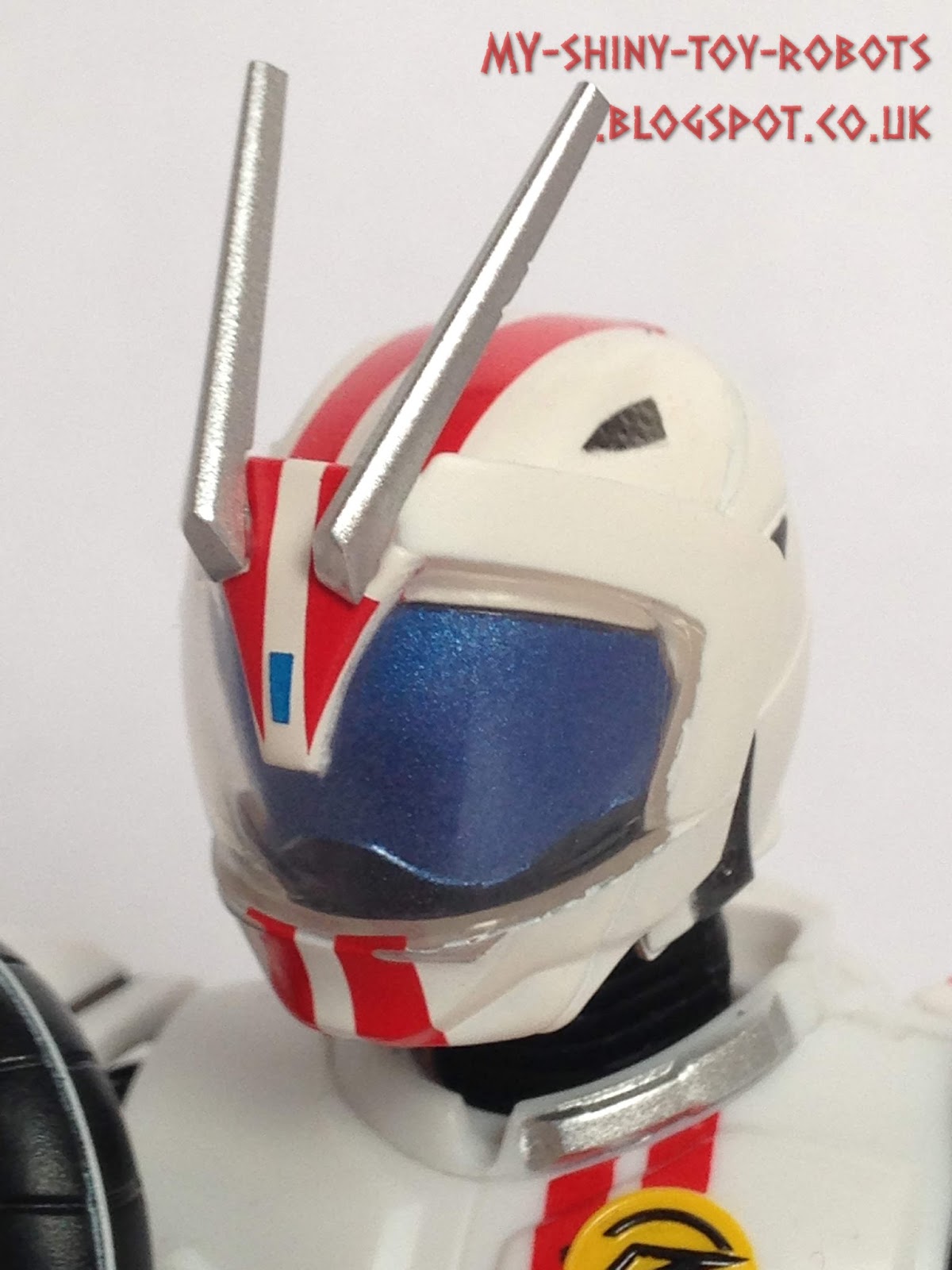 My Shiny Toy Robots: Toybox REVIEW: S.H. Figuarts Kamen Rider Mach