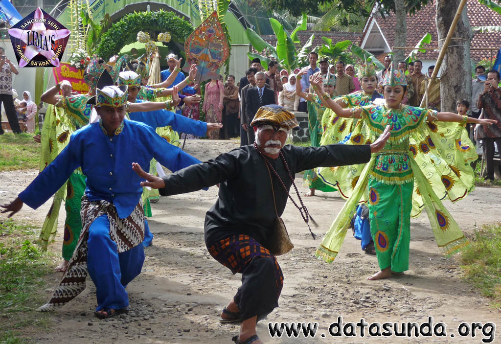 Ki Lengser Dalam Prosesi Mapag Panganten Sunda - Mengenal Budaya Jawa