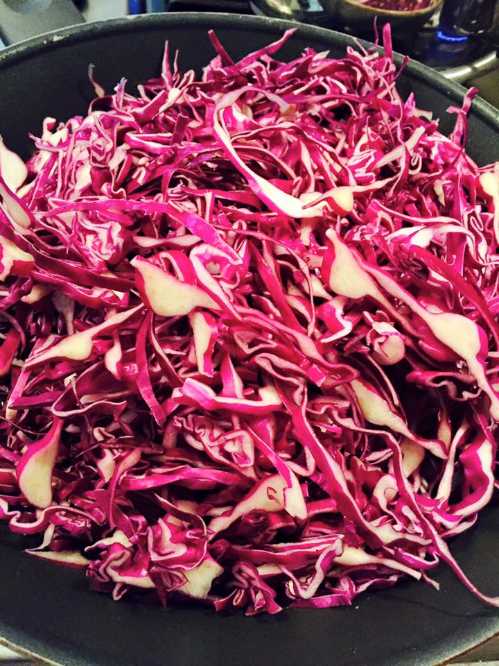 L'amore per la cucina di Sonia Mascioli: Verza rossa saltata in padella