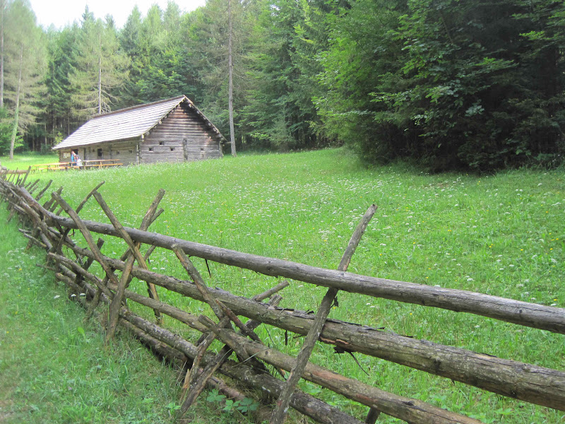 martha's vienna: Rustic Austrian Fences