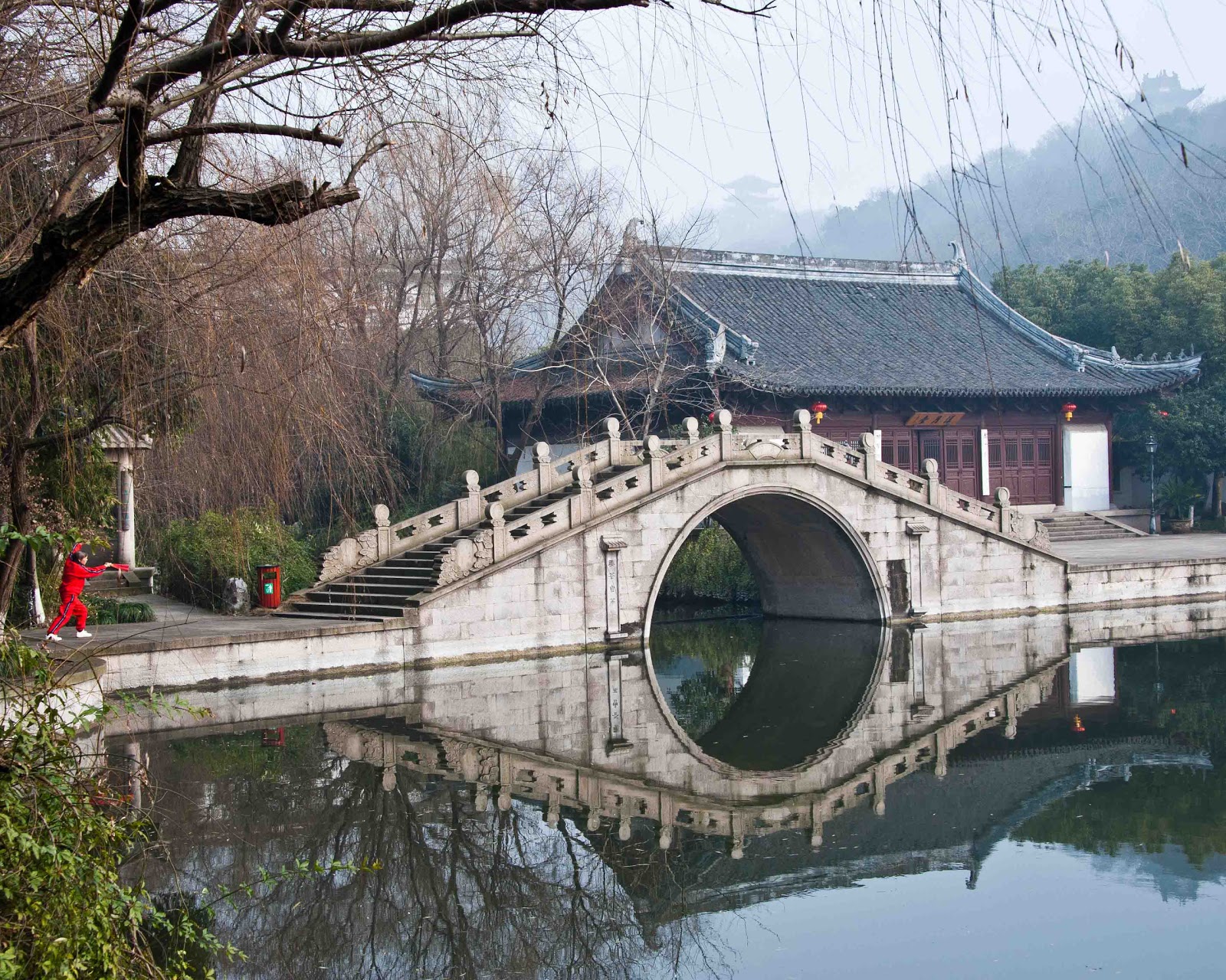 Life on Nanchang Lu: 24 Hours in Shaoxing